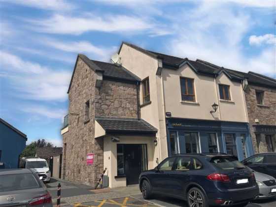 Bright and spacious townhouse in scenic Barna village - Galway Daily